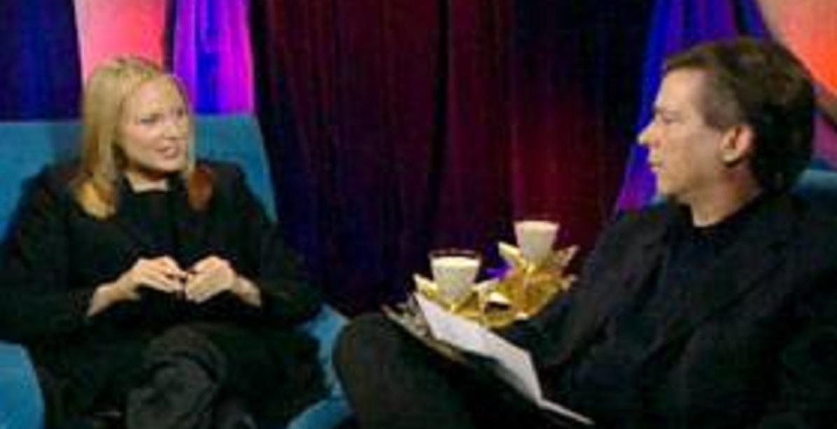 Jewel Calls Out Kurt Loder Over Their Old Poetry Beef