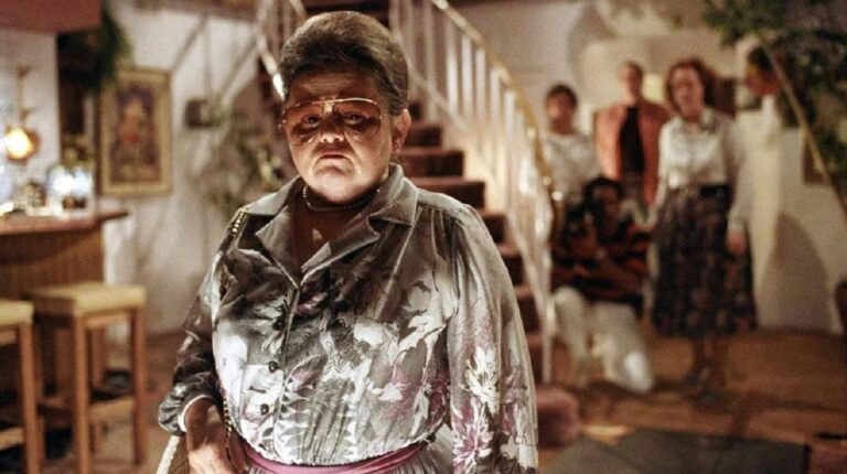 Zelda Rubinstein Put Her Newfound Fame at Risk to Help AIDS Awareness ...