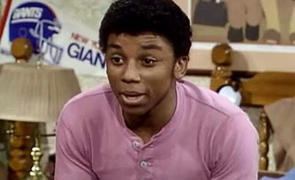 Five Kid Friends on Sitcoms Who Got Promoted and Five Who Got Dumped