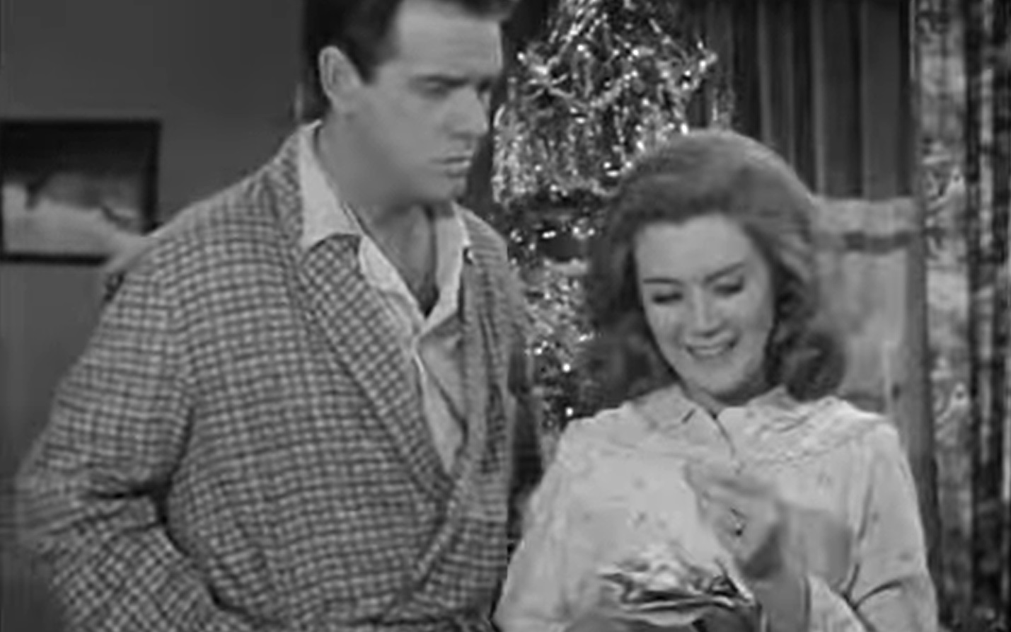 Classic 1960s Christmas #9 - The Real McCoys "The Diamond Ring"