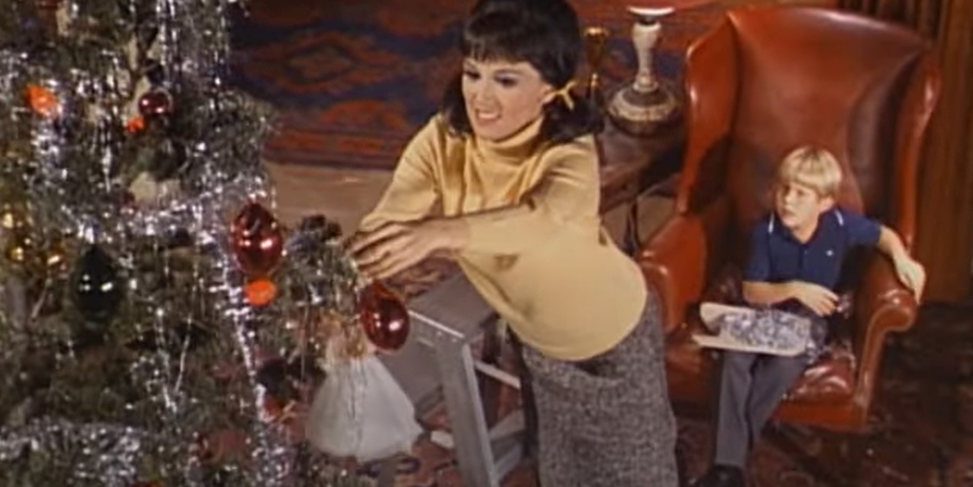 Classic 1960s Christmas #8 - That Girl "Christmas and the Hard Luck Kid"